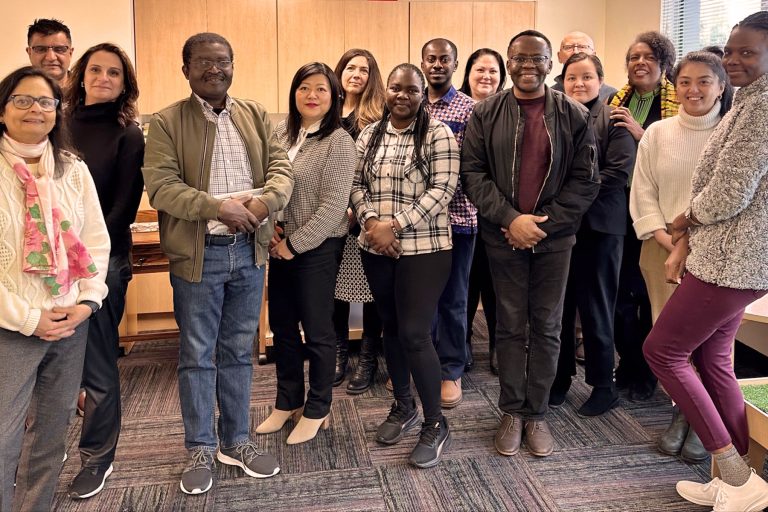 Anti-Racism Data Committee | Comité des données recueillies aux fins d ...